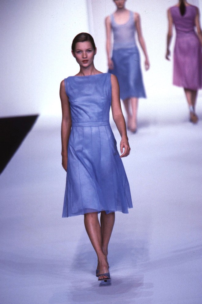 E se em vez da saia tutu, Sarah Jessica Parker usasse um vestido azul ...