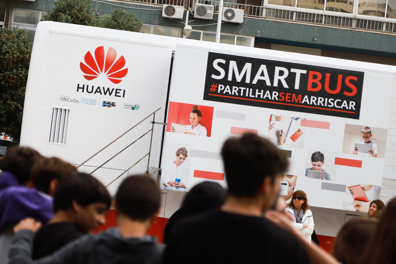 Na rota do Huawei Smartbus | PÚBLICO